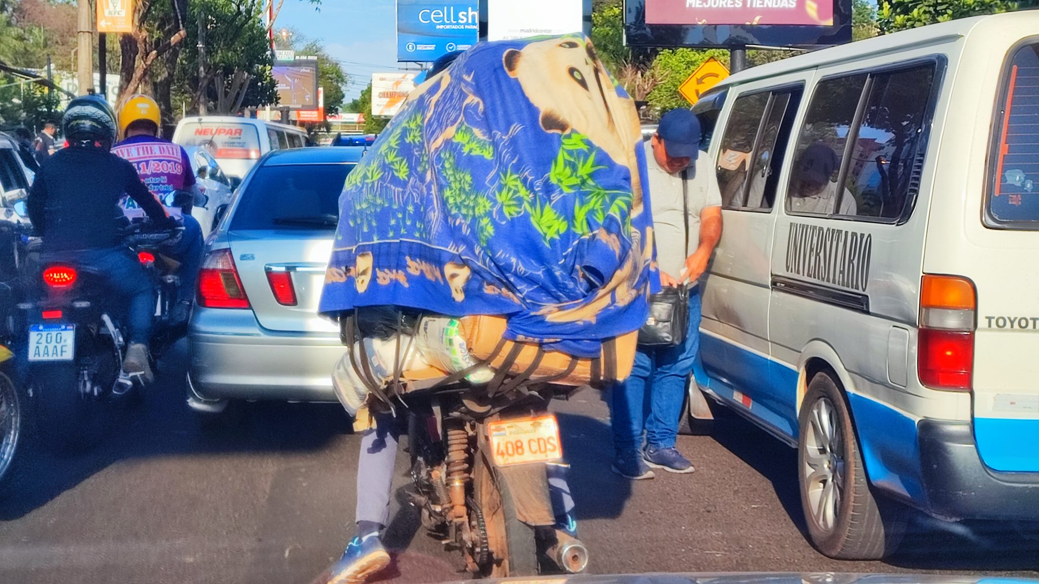 CONTRABANDO siguen ingresando de TODAS las FORMAS desde el Brasil ...