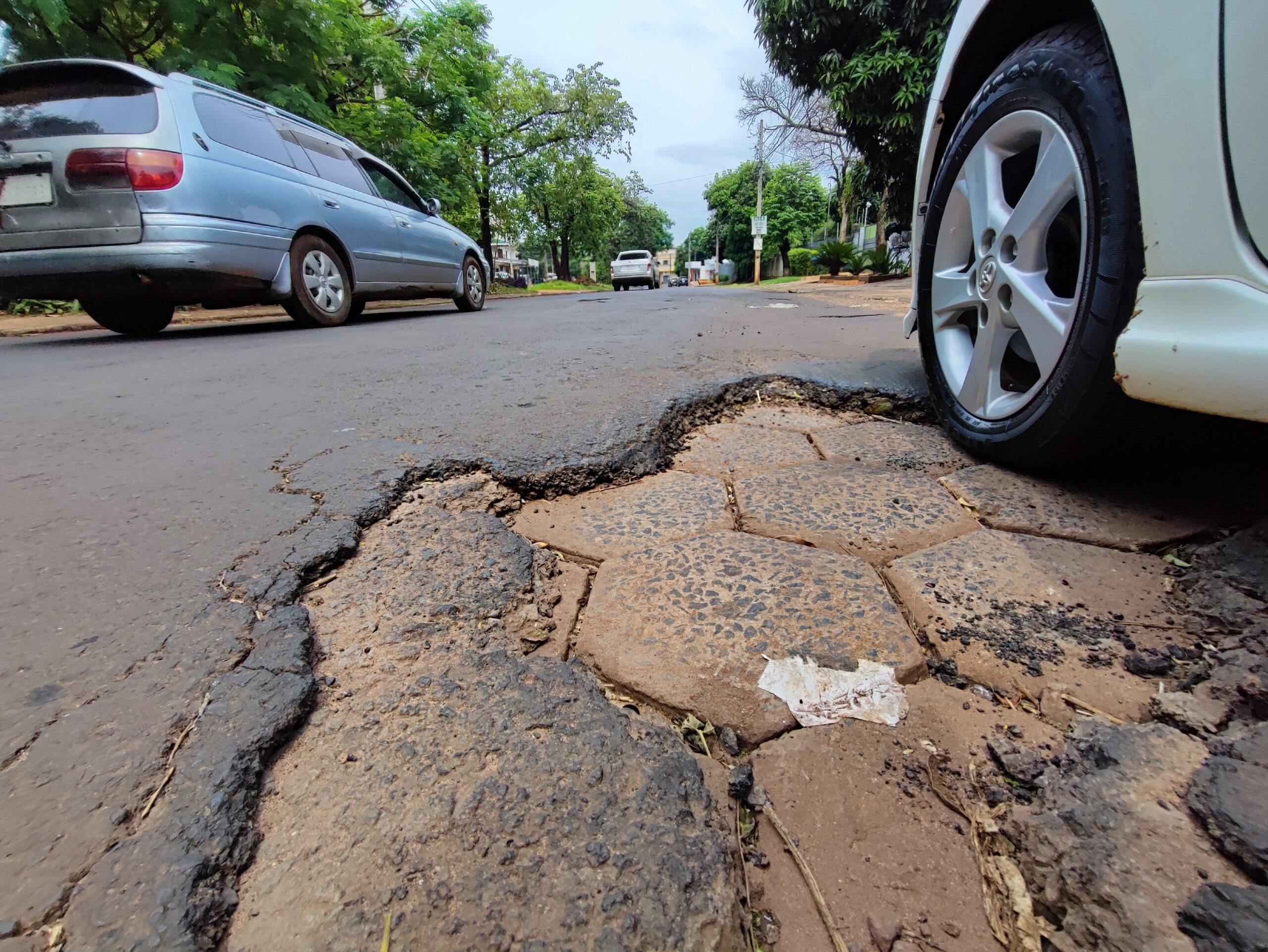 Calles ADORNADAS con enormes BACHES en Ciudad del Este - AhoraCDE