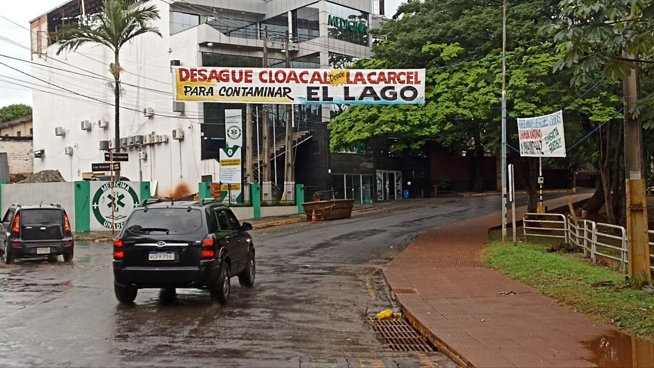 Colocan pasacalle para PROTESTAR contra CONTAMINACION del LAGO con la ...
