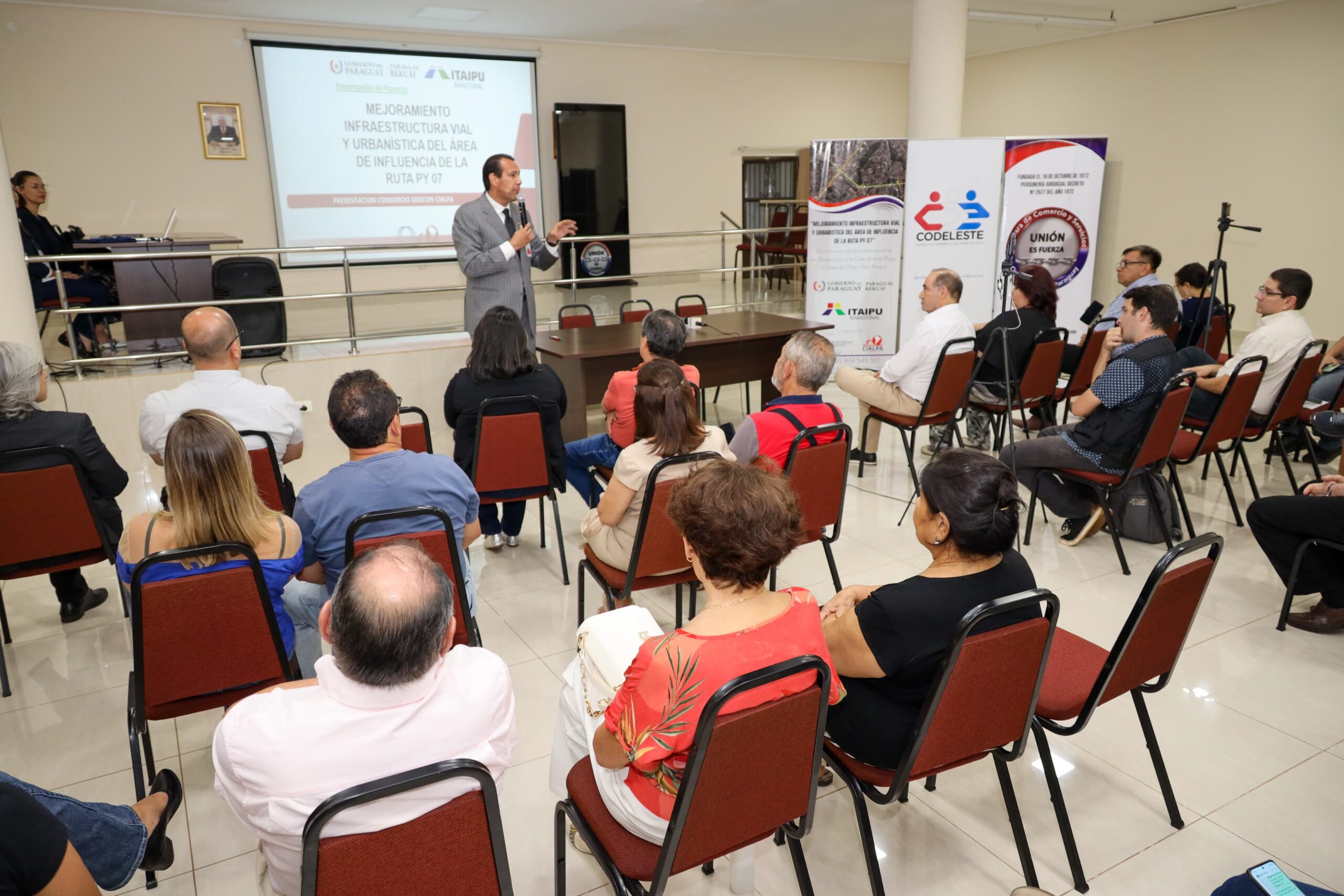 Presentan proyecto de mejoramiento vial de la Ruta PY07 a comunidad de ...