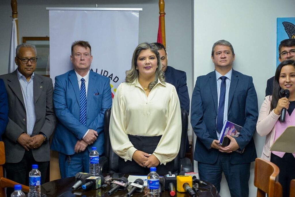 María Portillo se DESNUDA y muestra que fue TITERE del Clan Prieto al ...