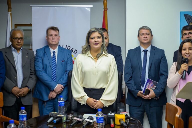 María Portillo se DESNUDA y muestra que fue TITERE del Clan Prieto al ...